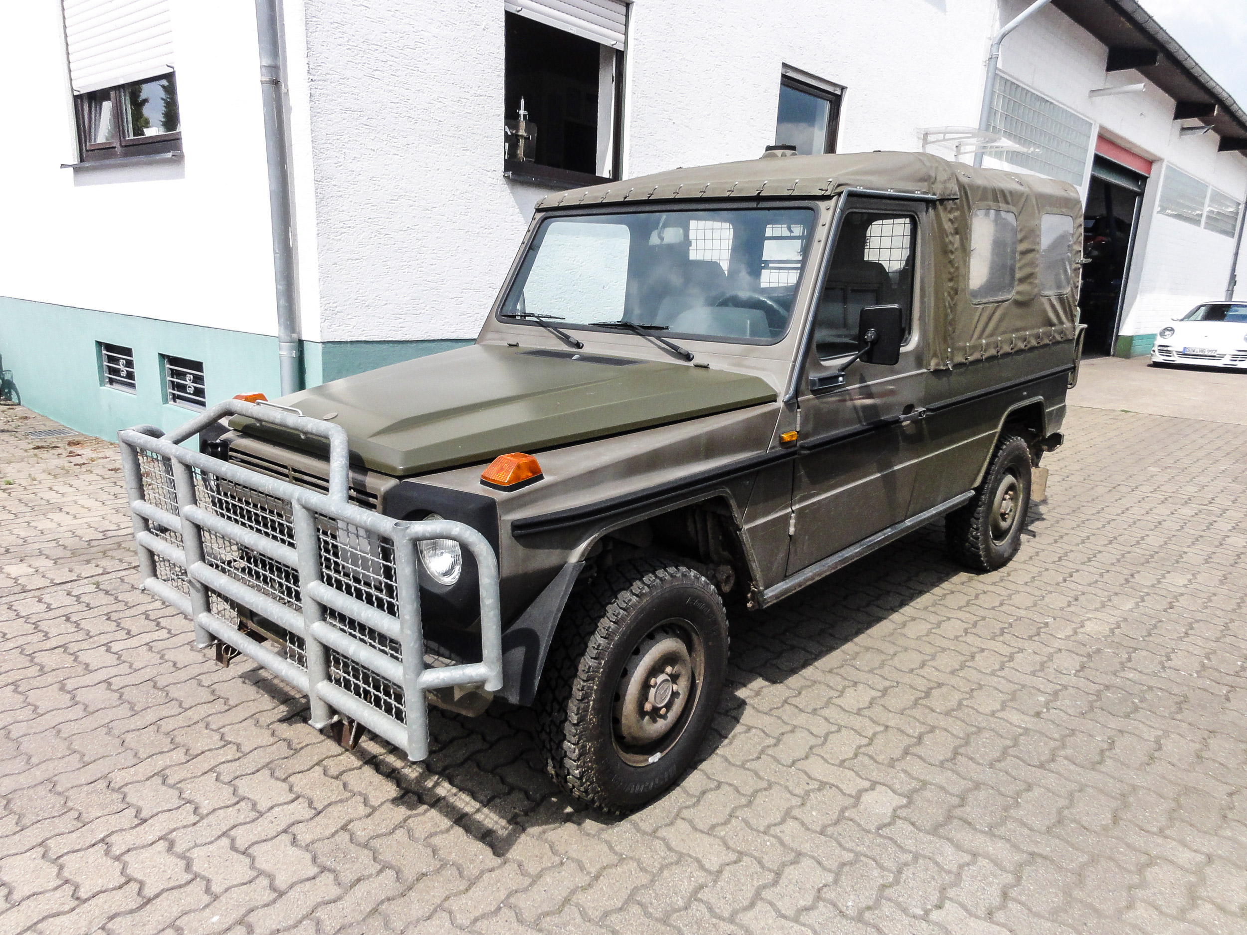 Steyr Daimler Puch - Automobile Genieser